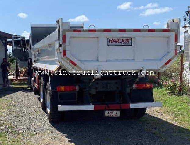 371HP dump truck, 12 Cubic Meter SINOTRUK HOWO 8X4 Dump Truck, U shape bucket , Hardox steel